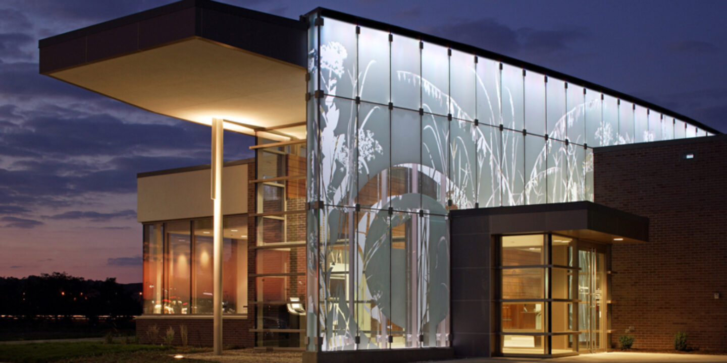 First National Bank, Metro Crossing Branch - SEGD - Designers of ...