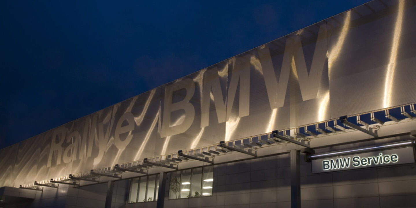 Rallye BMW Facade - SEGD - Designers of Experiences