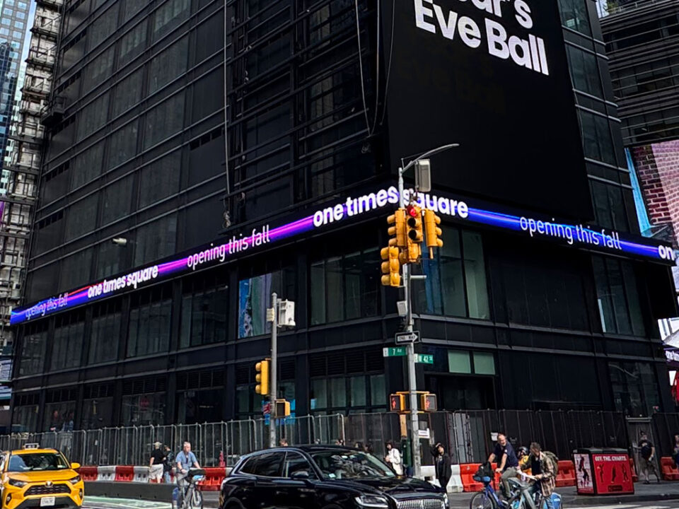SNA Displays Revives Times Square’s Iconic News Ticker with “Ticking ...